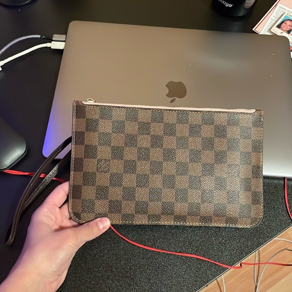 Louis Vuitton | Bags | Authentic Louis Vuitton Neverfull Pouch Light ...